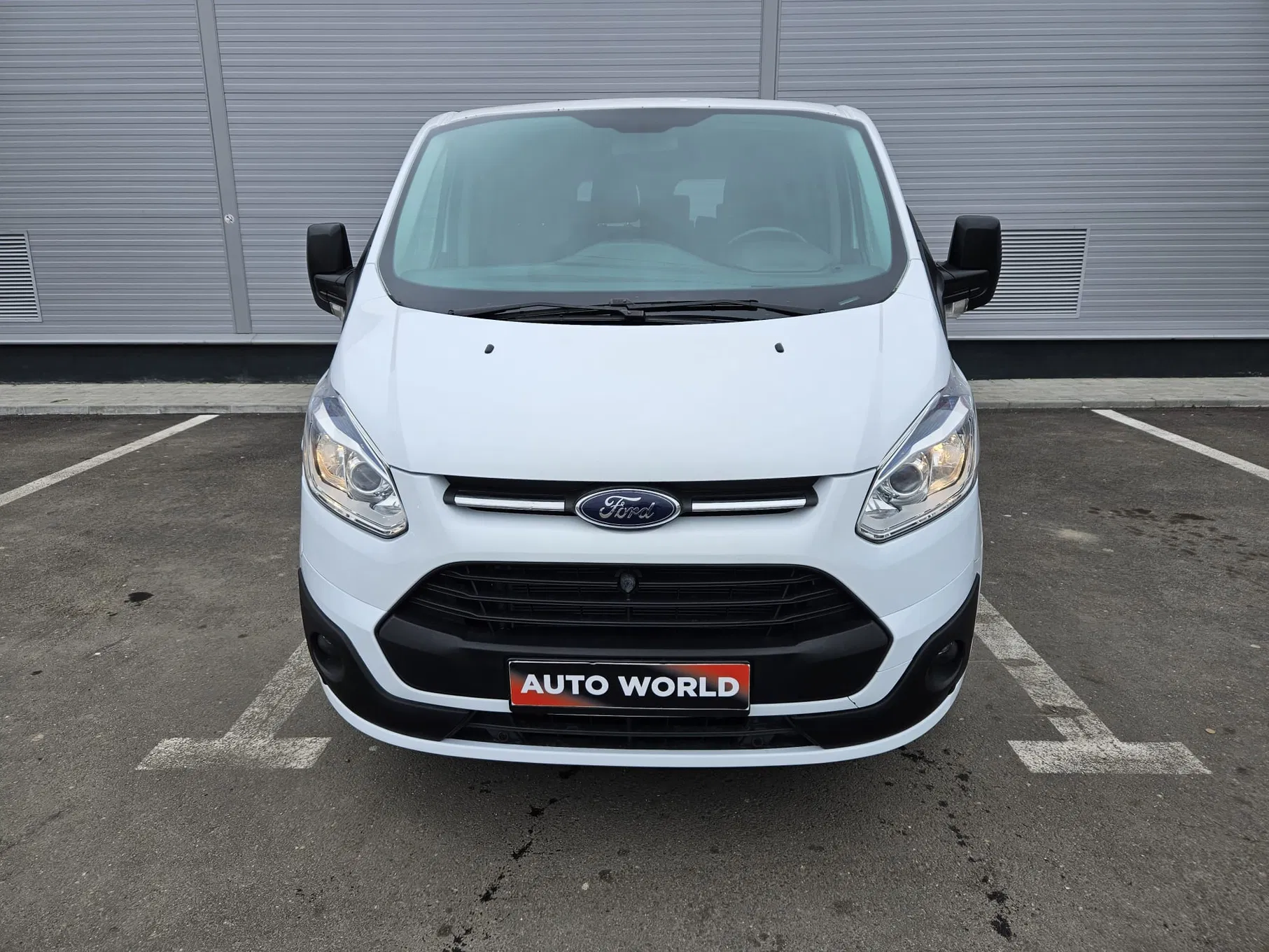 FORD TRANSIT CUSTOM 8+1 LOCURI - Leasing Autoutilitare